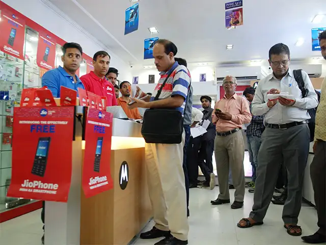 Tracking and confirmation - Here is how you can book Jio 4G phone | The ...