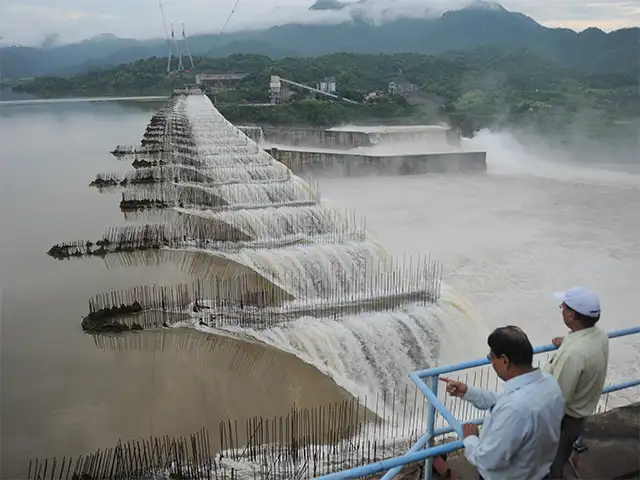 Characteristics of the Sardar Sarovar dam - Modi to inaugurate world's ...