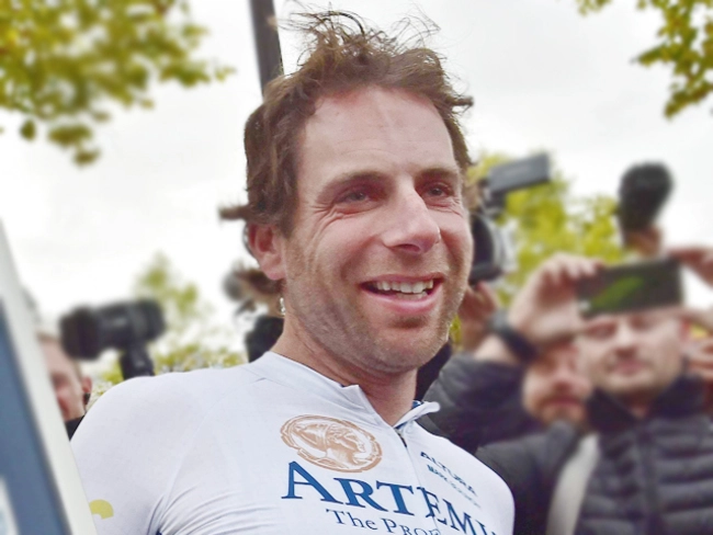 guinness world records: British cyclist sets Guinness record for ...