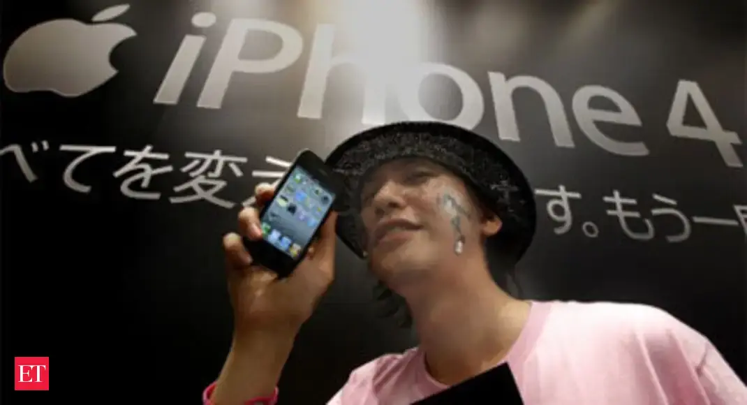 Apple iPhone 4 hits Japan in global debut - | The Economic Times