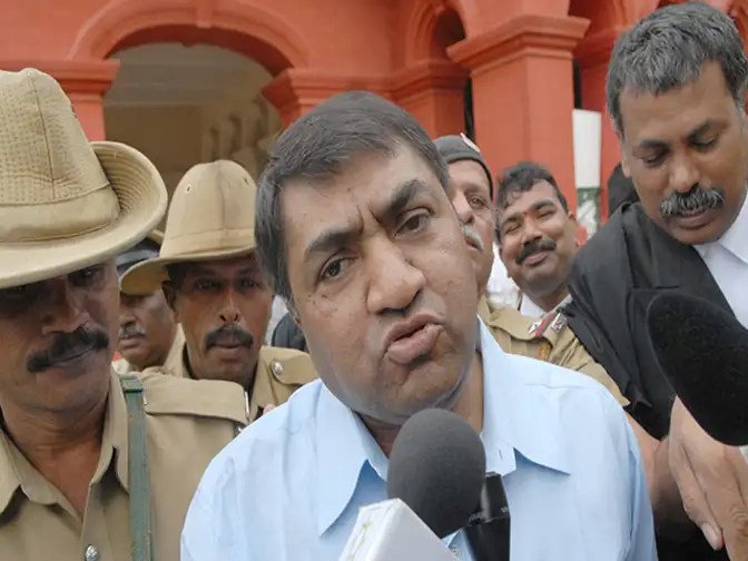 Abdul Karim Telgi: Fake stamp paper scam convict Abdul Karim Telgi dies ...