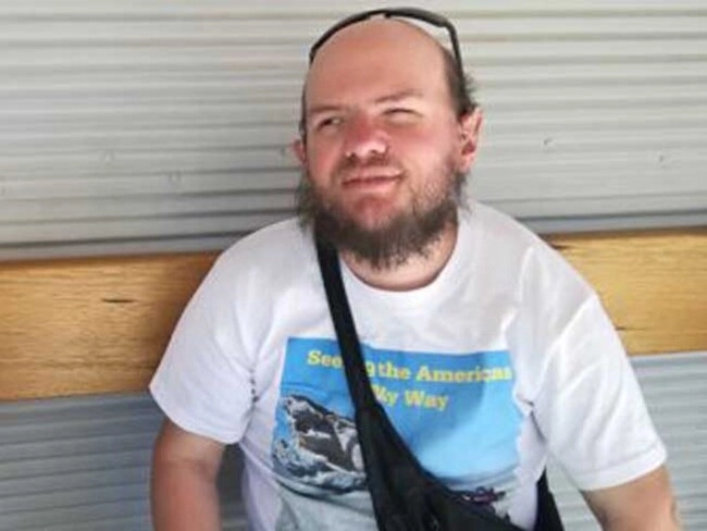 tony giles: Meet Tony Giles, the visually impaired backpacker who has ...