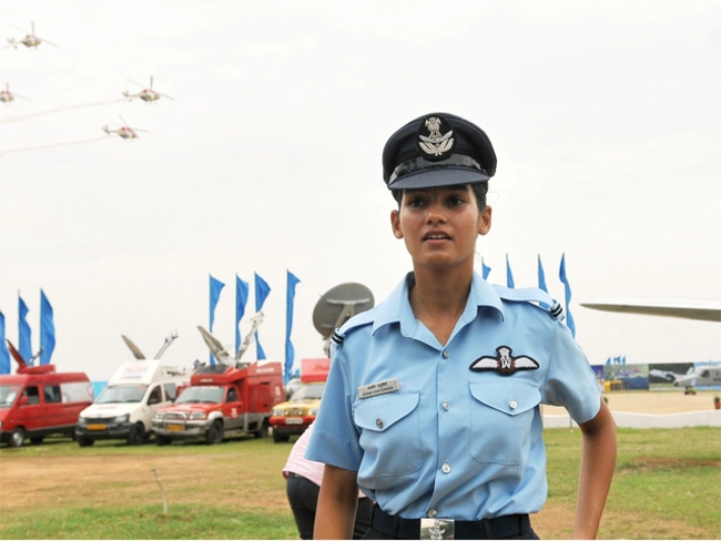 Avani Chaturvedi: Flying Officer Avani Chaturvedi becomes first Indian ...