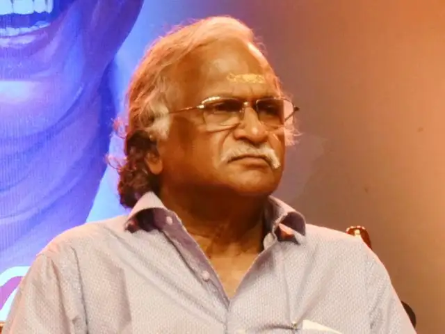 Veteran Malayalam film personality Sreekumaran Thampi honoured with JC ...
