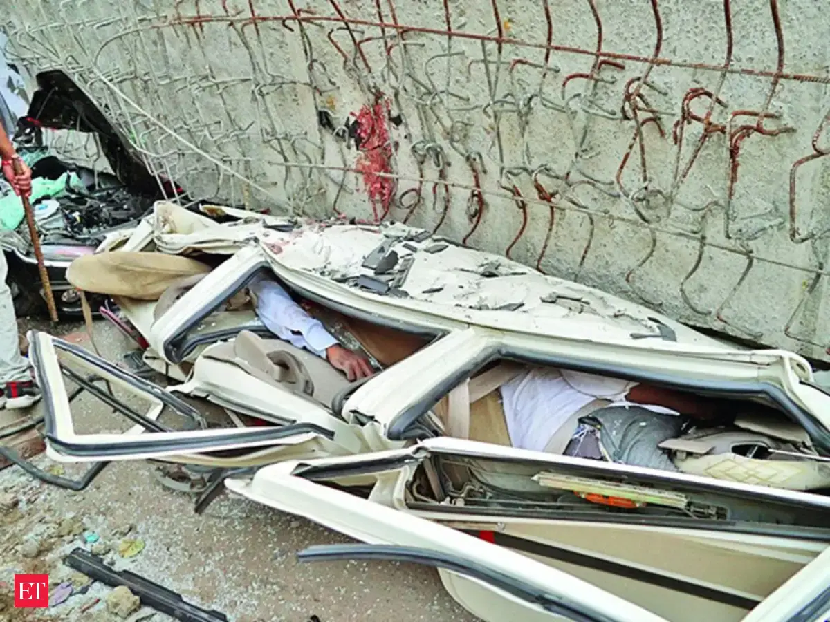 varanasi flyover collapse: Seven engineers, contractor arrested in ...