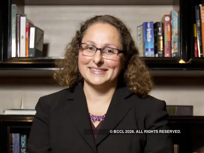 Christina Ruggiero: Do women CEOs lag in networking? Christina Ruggiero ...