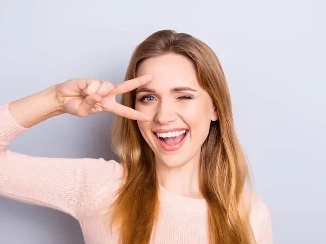 Blinking: Blinking, like nodding, acts as a non-verbal cue during ...