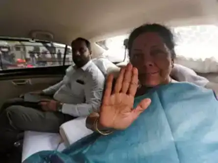 IAF Pilot Abhinandan returns, live updates: Wing Commander Abhinandan ...