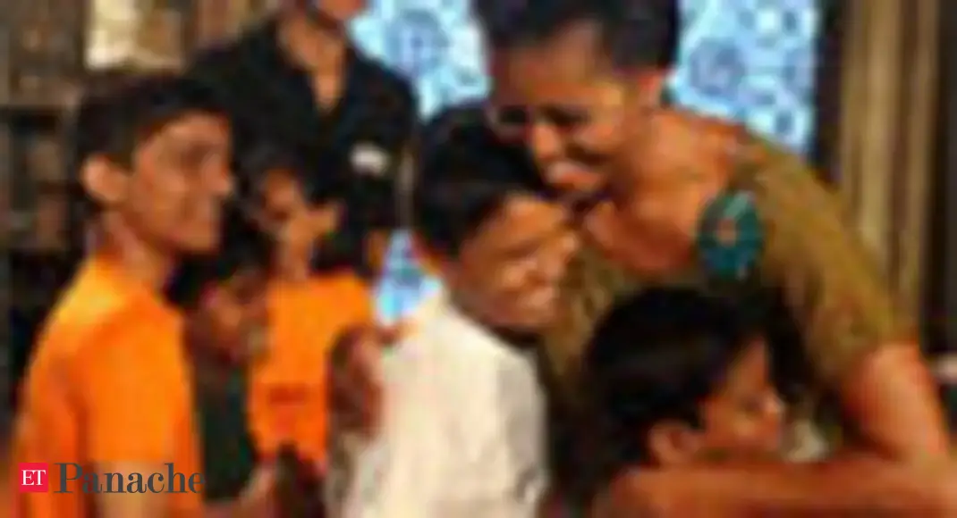 Michelle Obama visits 'Make a Difference' NGO in Mumbai - The Economic ...