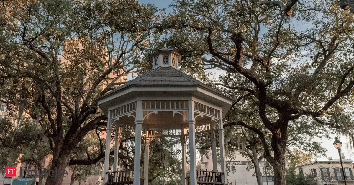 calendar: A date with history: This photographer makes calendars with ...