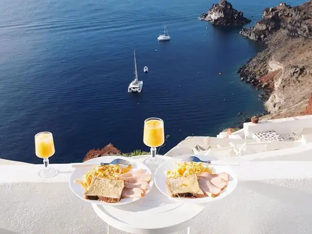 All about diversification - Search for UFOs, track lions with Airbnb ...