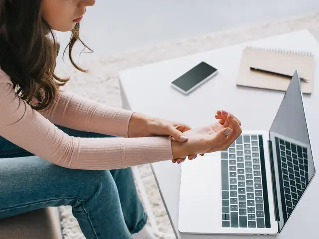 Cell Phone Elbow - Tech Neck, Text Claw & Smartphone Pinky: How Gadget ...