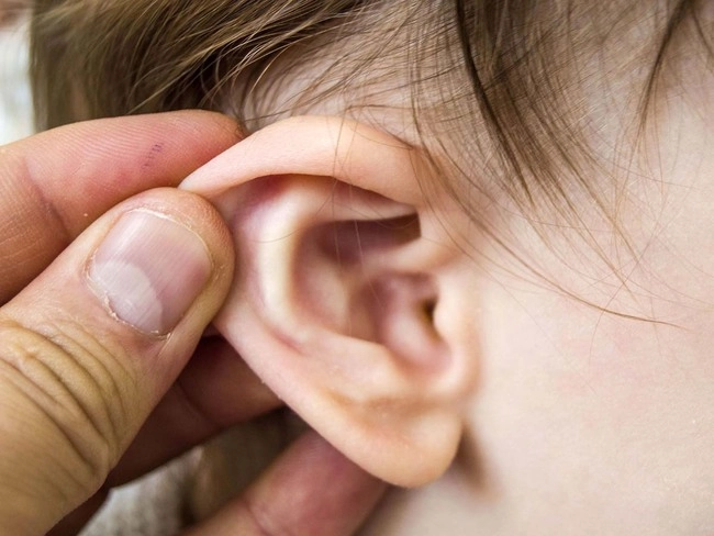 Vagus nerve: Want to slow ageing and stay young? Ear 'tickle' therapy ...