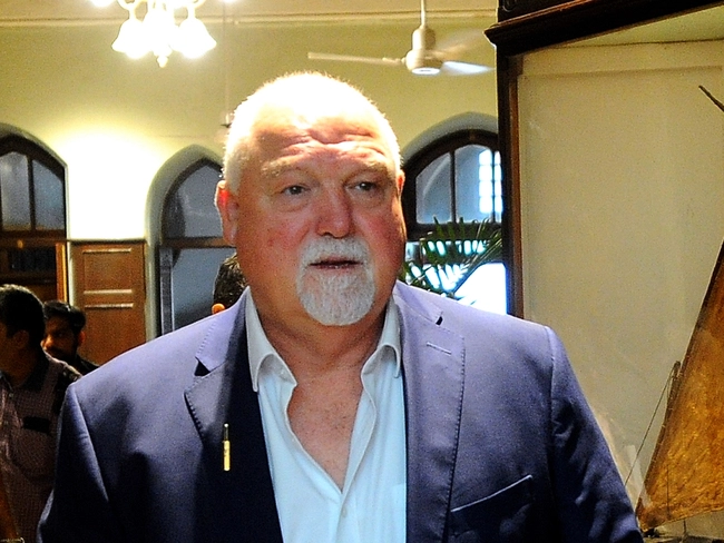 Mike Gatting India: Blessing from a little boy: Mike Gatting's best ...