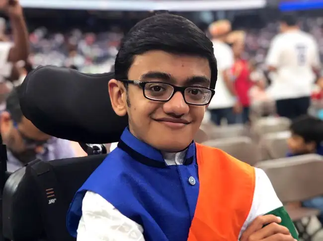 Sparsh Shah: At 'Howdy, Modi' gig, specially-abled Indian teen rapper's ...