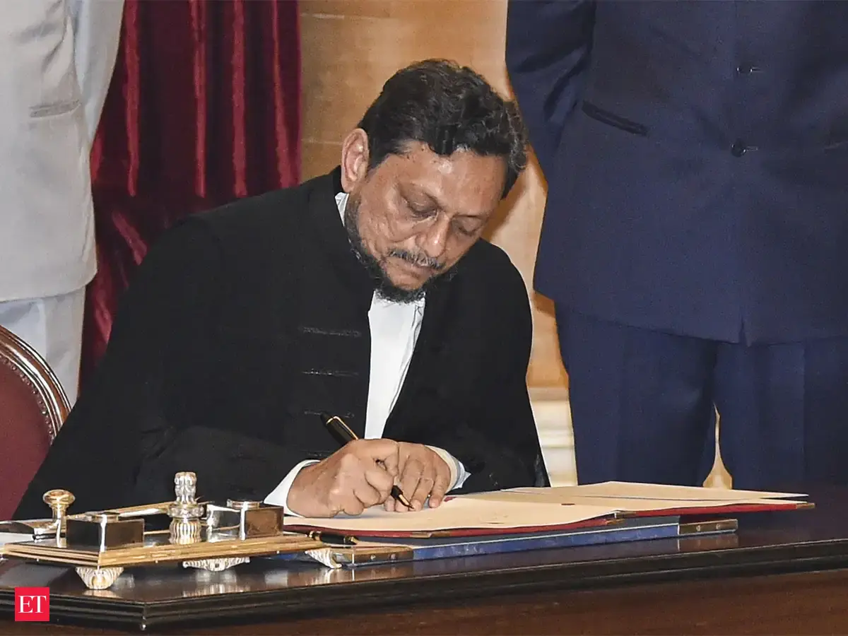 CJI Arvind Bobde: Justice Bobde takes oath as 47th CJI | The Economic Times