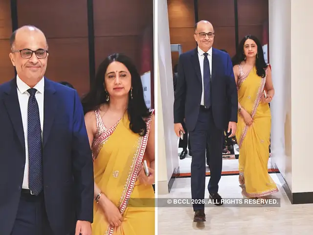 Sticking to Tradition - ET Awards 2019: Bhavish Aggarwal, Wife Twin In ...