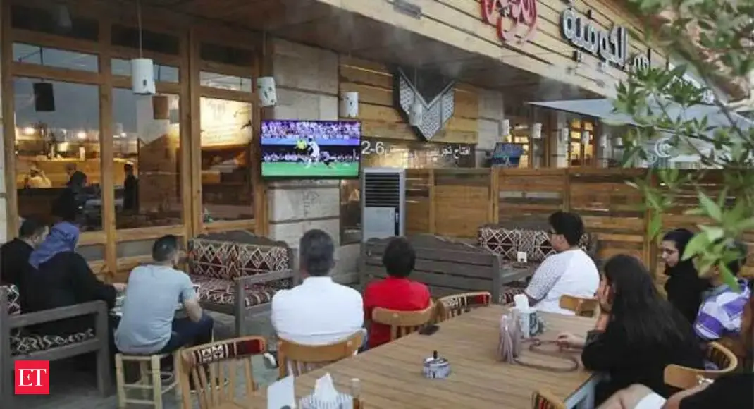 Saudi Arabia ends gender-segregated entrances for restaurants ...