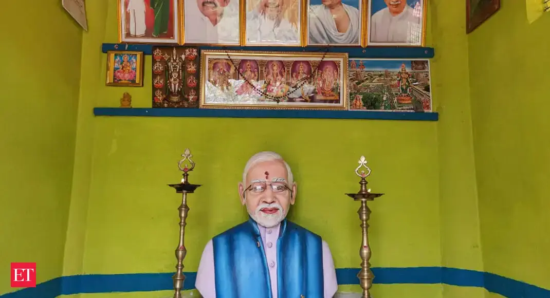 Other portraits in the temple - Tamil Nadu farmer builds temple for PM ...