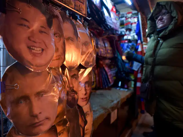20 years of power - On magnets, mugs and matryoshka dolls, Putin's face ...