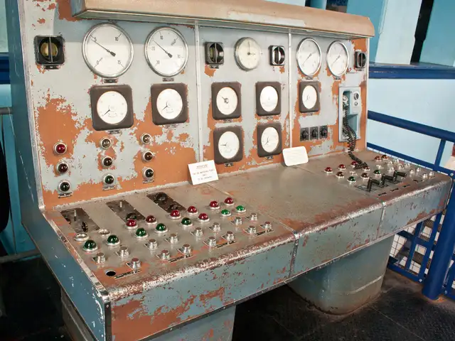 Firm seeks to recover Titanic's iconic telegraph machine - Marconi ...