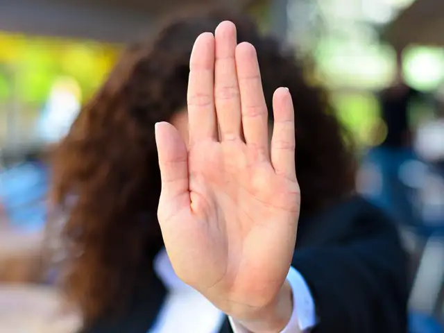 Does he/she not discuss money matters? - 7 money issues in your ...