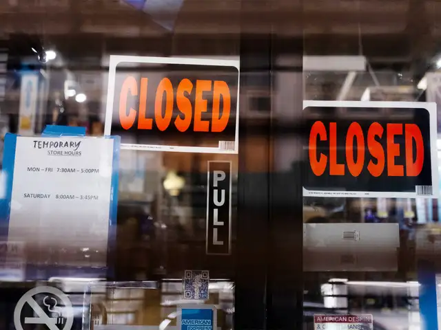 Party's over! New York, LA shut bars and restaurants to combat ...