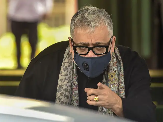 From Social distancing to wearing masks, Political leader set an ...