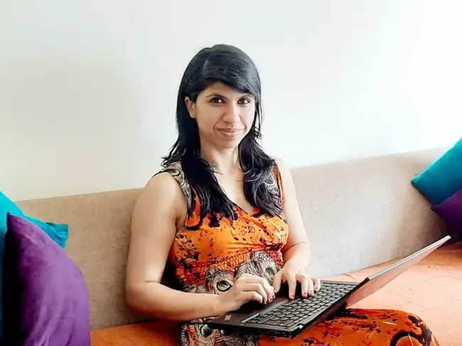 Aarti Gill: Music plays in the background as OZiva boss works from home ...