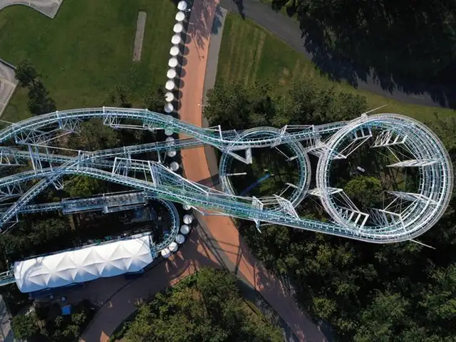 A roller coaster in Japan - What the corona world looks like from the ...