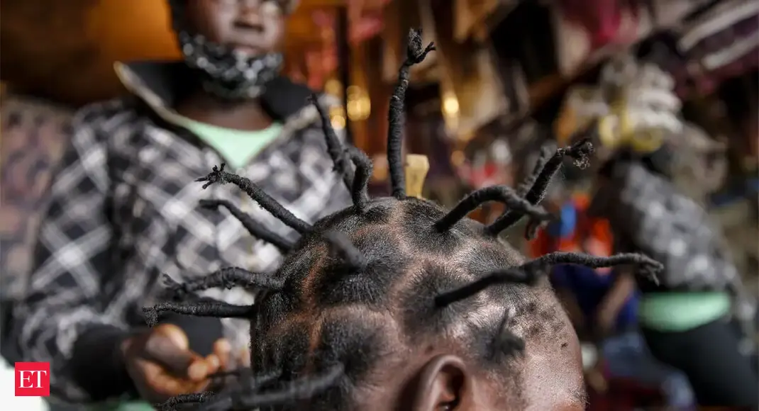 'Coronavirus hairstyle' spikes in popularity - Hair in corona style ...
