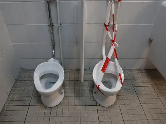 French children return to school, learn social distancing - Back to ...