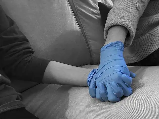 "I just wanted to hug my mom" - 'Hug glove' gives Canada family bit of ...