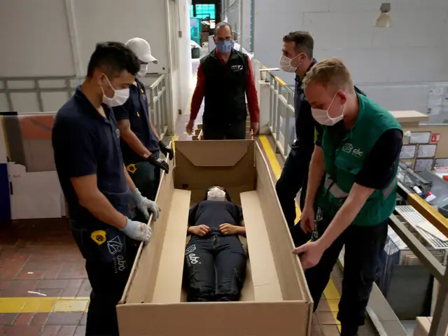 A hospital bed-coffin combo to serve coronavirus dead - Bed that ...