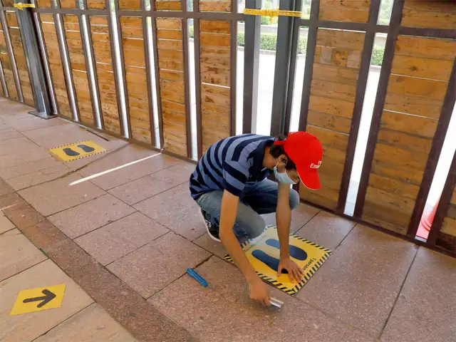 Social distance at mall - The unlocking of malls, restaurants: See how ...