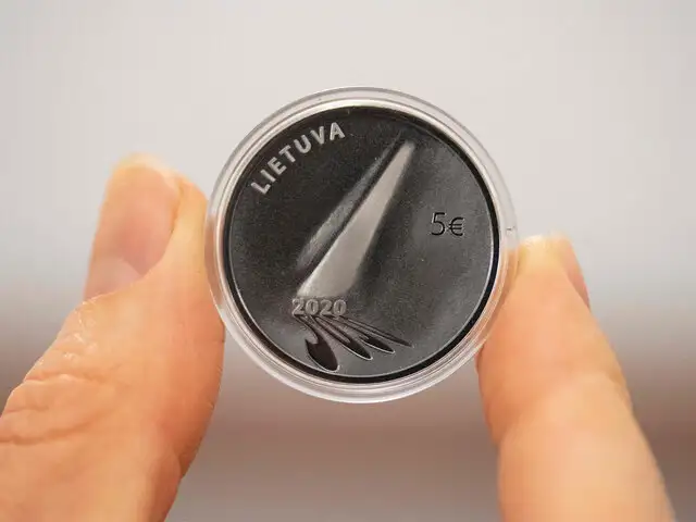 'Coin of hope' issued in coronavirus solidarity - Hoping for light ...