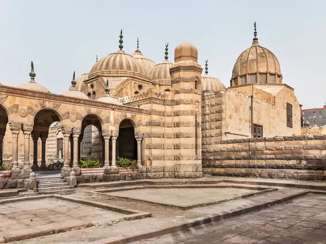 Community building - Cairo's 'City of the Dead' brought back to life ...