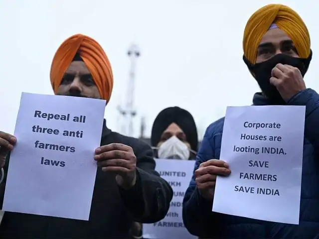 Placards and flags - During Bharat bandh, all eyes on farmer placards ...