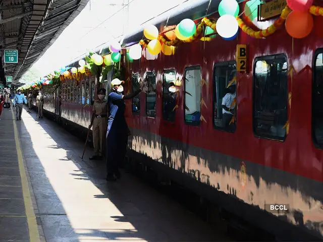 Train with a 'vistadome coach' - From vistadome trains to a scenic ...