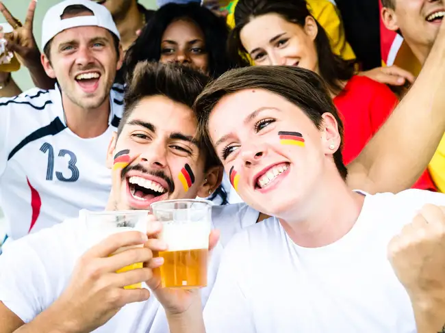 Alcohol will be available to football fans in 2022 World Cup stadiums ...