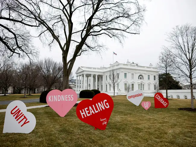 White House gets a Valentine's Day twist: US First Lady installs ...