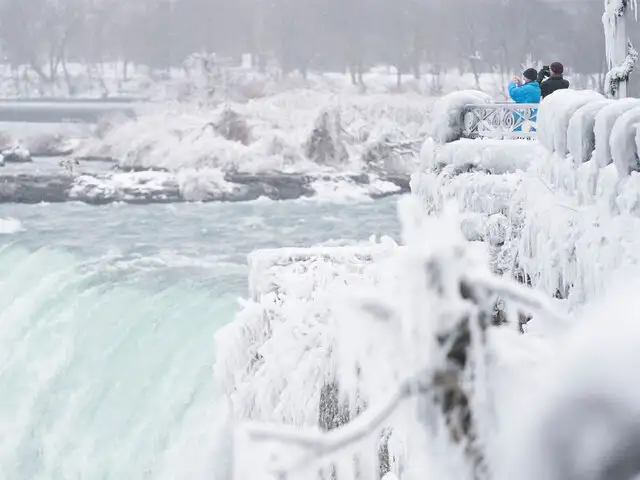 A natural work of arts - When Niagara Falls turned into winter ...