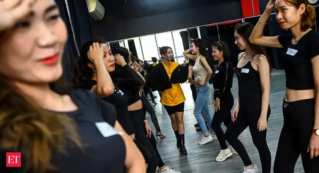 Vietnamese social media users snap up influencer's course on posing for ...