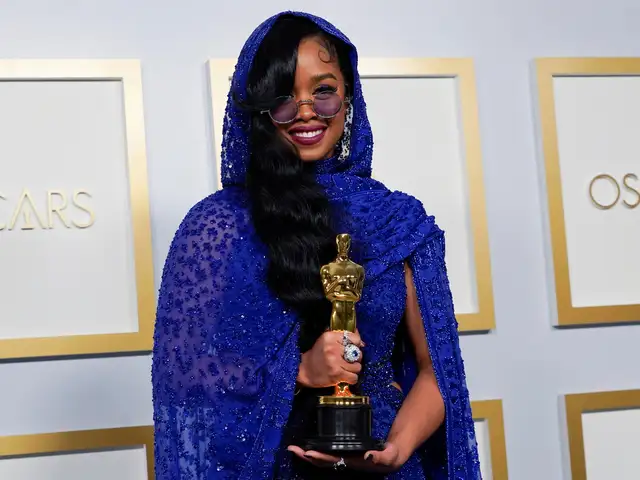 Oscars 2021 Winners List: Big Day for Chloé Zhao and 'Nomadland ...