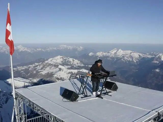 Sub-zero temperatures - Swiss mountain tops get a taste of French ...