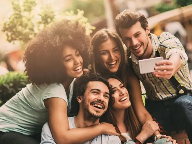 The troublemaker, cheerleader: What’s your friend squad like? - The ...