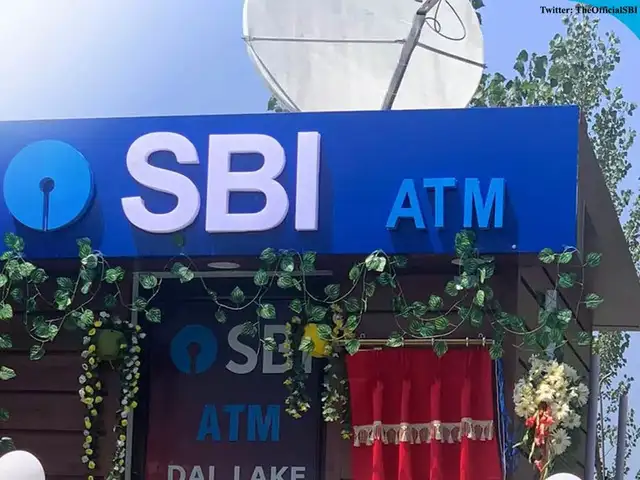 floating atm: SBI opens floating ATM on a houseboat at Dal Lake ...