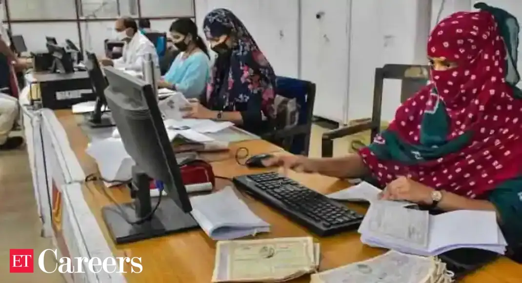 Women workforce skews further off pre-pandemic levels - The Economic Times