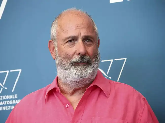 Roger Michell Death News: 'Notting Hill' director Roger Michell passes ...