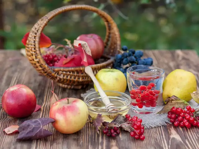 Healthy Festive Meal Plan Is Here: Add Kitchen Spices, Curd, Greens ...